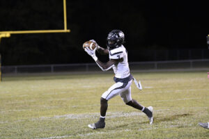 Lamar Defeats Latta 39-8 in Varsity Football | News and Press