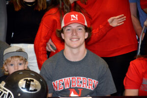 Lamar High School student athletes sign to play college sports | News ...